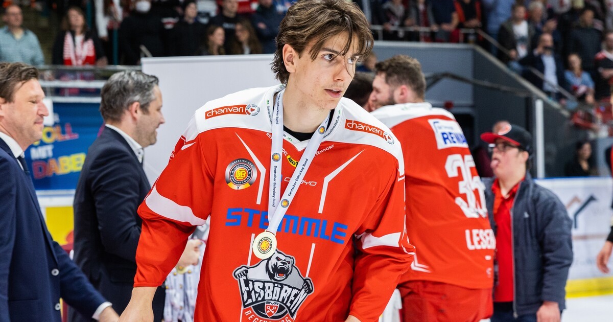 Lukas Wagner bleibt zwei weitere Jahre bei den Eisbären Regensburg | TVA