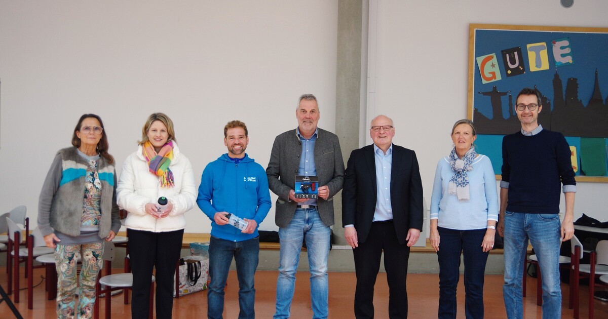 Regensburg: „RADL SICHER – LICHT AN!“ AN DER GRUNDSCHULE DER VIELFALT ... Regensburg: „RADL SICHER – LICHT AN!“ AN DER GRUNDSCHULE DER VIELFALT ...