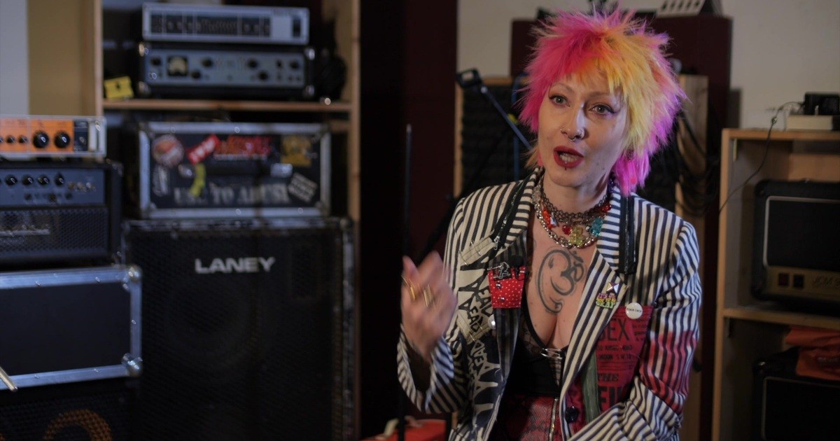 Regensburg: Biografie von Punkrock-Sängerin Julia Melzer erscheint am 3 ...